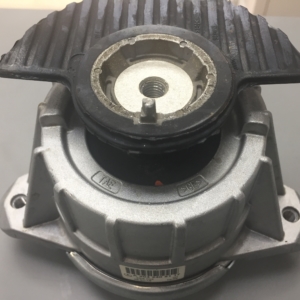 Mercedes w204 C63 AMG m156 engine mount kit A2122401018 A2042405117 ...